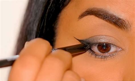 How To Do The Perfect Winged Liner On Hooded Eyes Upstyle