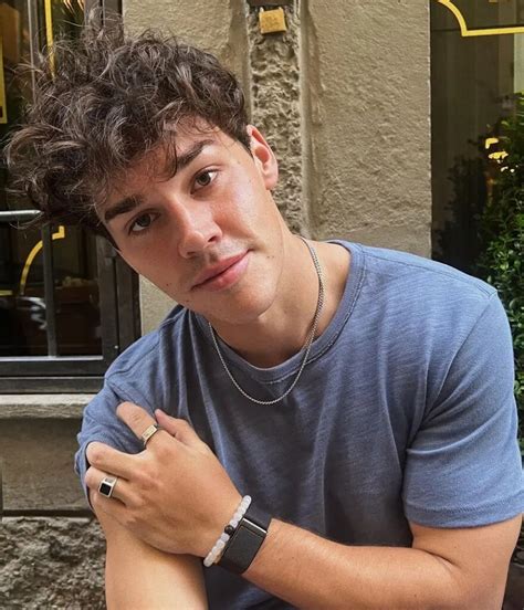 7 Best Noah Beck Hairstyles Of All Time Hairstylecamp