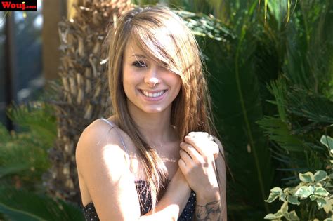 Hot Amateur Chick With Arm Tattoos Poses Outdoors For Her New Fans 15