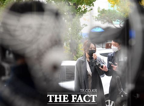 고발 사주 의혹 최초 제보한 조성은 씨경찰 고소인 조사 출석 Tf사진관 포토 기사 더팩트