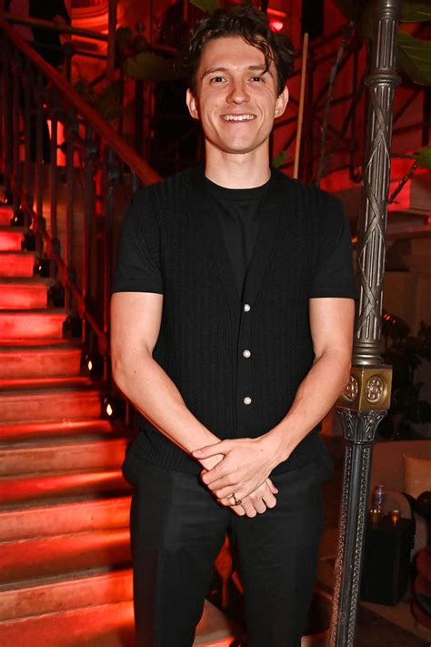 Tom Holland Says Filming Spider Man Brand New Day Feels ‘different Us Weekly