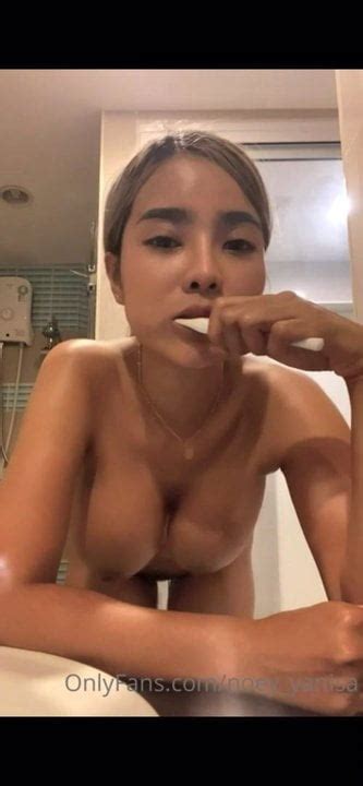 Yingnoey Sedikit Buah Dada Xhamster