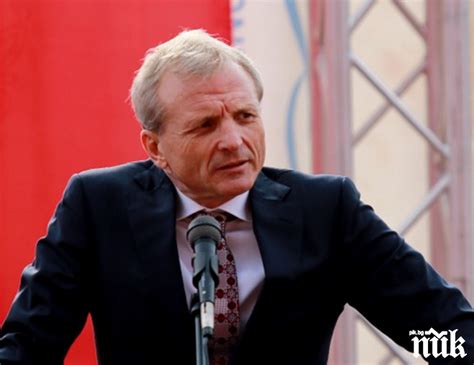 Босът на ЦСКА София провел дълъг разговор с част от чуждестранните играчи в тима Информационна