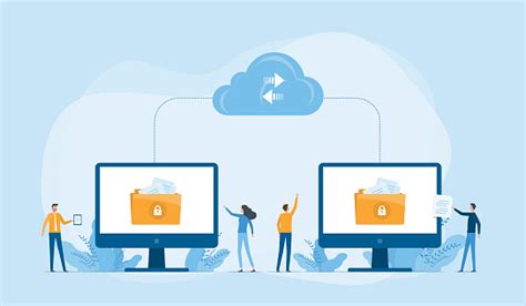 팀 관리자 및 컴퓨터 모니터에서 작업하는 개발자와 함께 클라우드 서버 스토리지 개념에 대한 비즈니스 기술 클라우드 컴퓨팅 서비스 및 기술 파일 업로드 백업 클라우드 컴퓨팅에