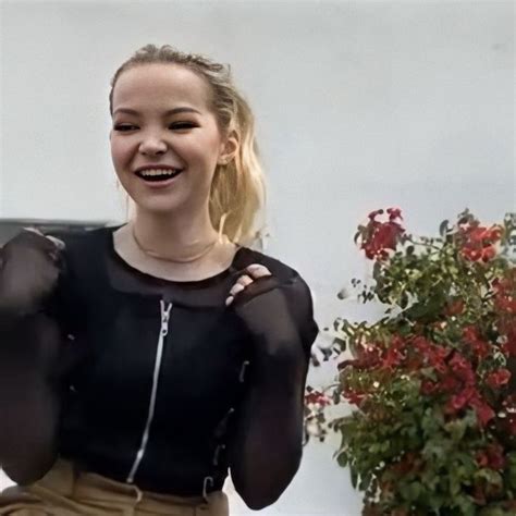 Dove Cameron Garotas Espi S Chique