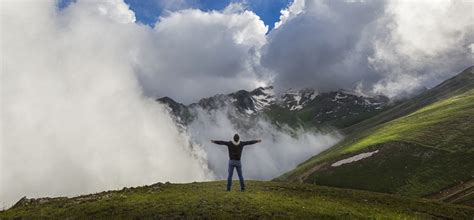 Радио МОФ — Радио МОФ е интернет радио кое продуцира и споделува музички и информативни содржини