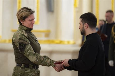 Президент України відзначив державними нагородами захисниць України