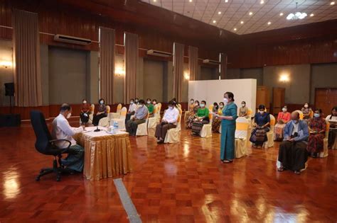 ပြည်ထောင်စုဝန်ကြီး ဦးကိုကို အမျိုးသားပြတိုက် ရန်ကုန် ဘက်စုံခန်းမ၌ ဝန်ထမ်းများနှင့်တွေ့ဆုံ