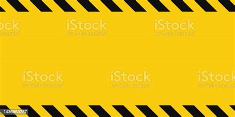 노란색과 검은 색 대각선 줄무늬가있는 원활한 경계선을 경고합니다 사각형은 프레임을 경고합니다 노란색과 검은색 주의 테이프 테두리 밝은 배경에 벡터 일러스트 레이 션 0명에
