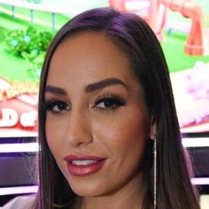 Desiree Dulce Age Family Bio Famous Birthdays