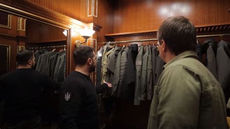 Зеленски показа къде спи от началото на войната