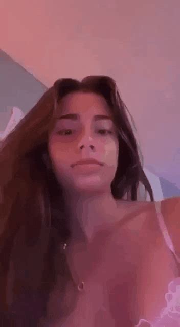 Mikayla Campinos Rpawglove