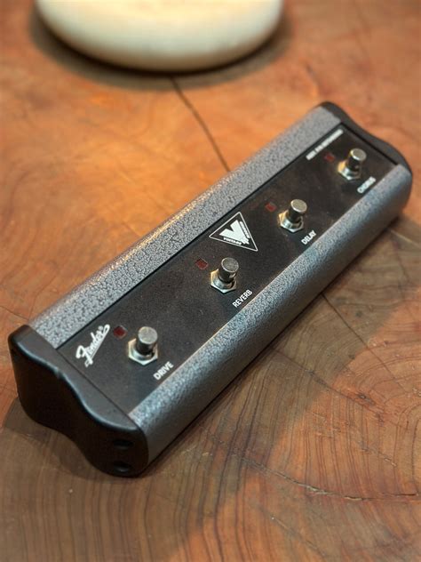 Fender Vintage Modified 4 Button Midi Footswitch Ex Display Unboxed
