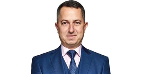 Кой е Борил Кръстев кандидат за министър на младежта и спорта Мъж на олимпийска шампионка