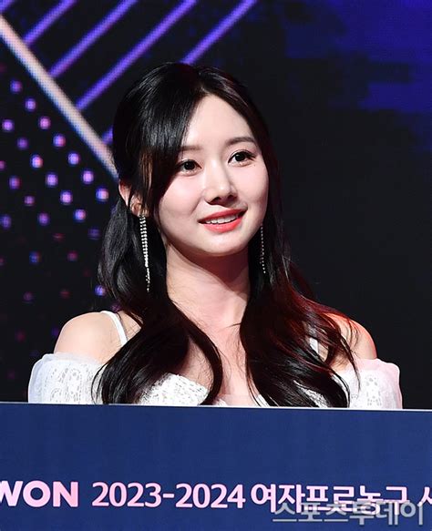 [st포토] 윤수빈 아나운서 미모가 반짝