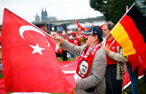 Köln Erdogan Fans Demonstrieren Gegendemos Sind Beendet Der Spiegel