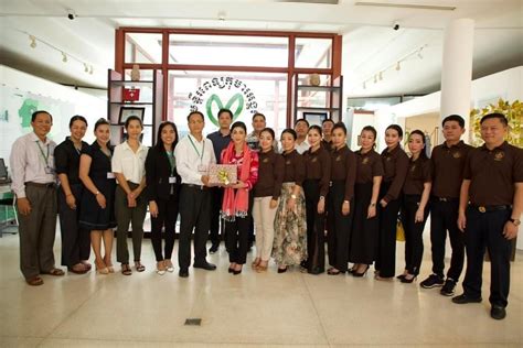 លោកជំទាវអ្នកឧកញ៉ា ម៉ៅ ចំណាន គិត ម៉េង នាំយកថវិកា ២៥លានរៀល ឧបត្ថម្ភមន្ទីរពេទ្យកុមារអង្គរ Cnc News