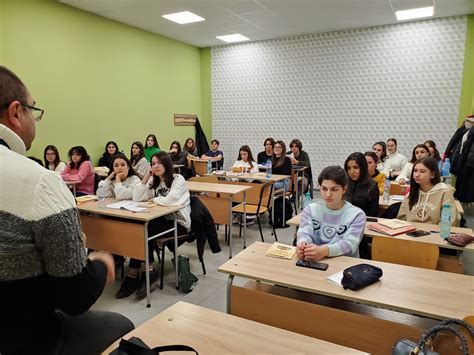 Бургаските Окръжен и Районен съд стартираха образователната програма в Профилирана гимназия за