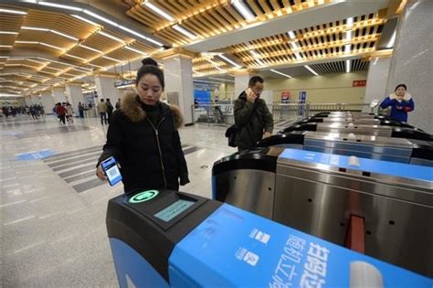 西安地铁全线支持刷支付宝：本月乘地铁 下月再给钱 西安地铁全线支持刷支付宝本月乘地铁下个月再给钱 ——快科技驱动之家旗下媒体