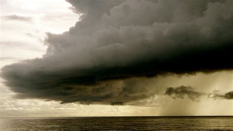 Буря донесе проливни дъждове в Южна Гърция Новини бг