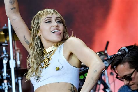 Miley Cyrus Sexy Braless Boobs Hot Celebs Home Miley Cyrus Sexy Braless Boobs Hot Celebs Home