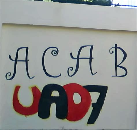 Pin By On Ultras Ahlawy Graffiti Lettering Sticker Street Art D Graffiti Street Art