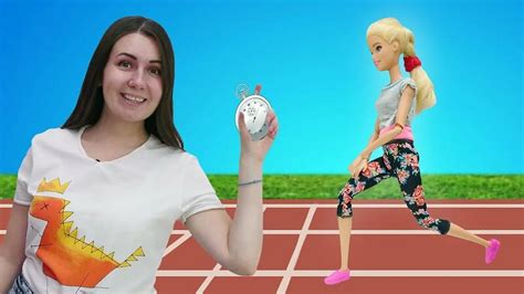 Куклы Барби сдают зачет по физкультуре Я не хочу в школу Видео для девочек про Барби в школе