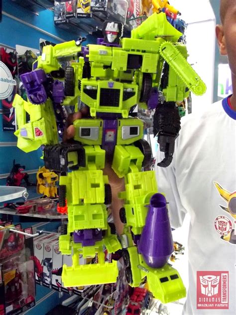 Combiner Wars Titan Class Devastator Images Showing Devastators Size Transformers News Tfw2005