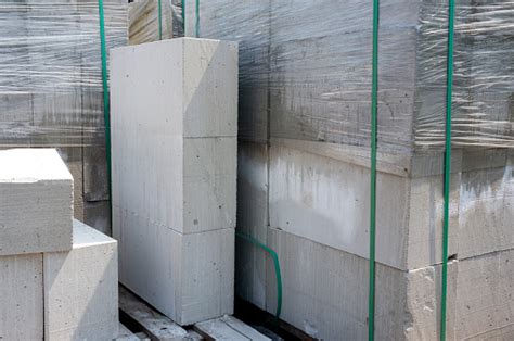 콘크리트 콘크리트 블록의 팔레트 회색 유니폼 벽돌 모양의 건축 자재 건축에 대한 스톡 사진 및 기타 이미지 건축 건축자재 건축하기 Istock