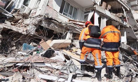 Эрэн хайх аврах баг нийт 8 хүнийг нурангиас эсэн мэнд гаргаад байна Dnn Mn