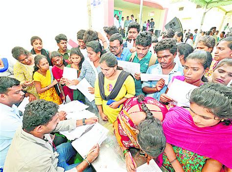 యువత భవితకు భరోసా Sakshi