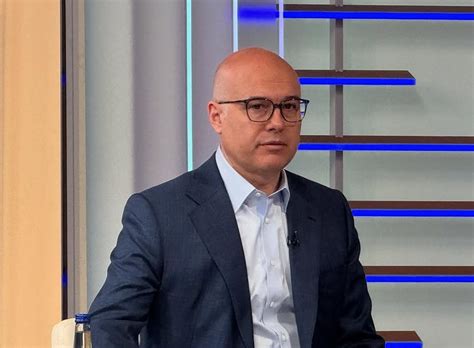 СНС Србија Председник Српске напредне странке Милош Вучевић Milosvucevic изјавио је да се пре