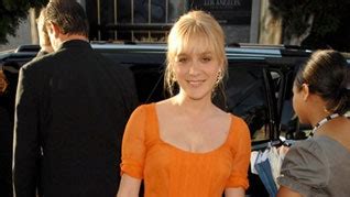 The Skinny Pose Glamour