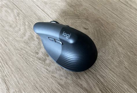 Logitech Lift Review Gadgets Middle East