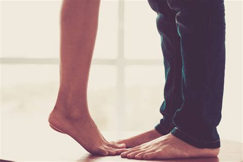 【夢占い】キスの夢の意味とは？リアルな感覚が残るのにはどんなサインが？ 4yuuu