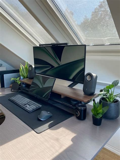 Minimalist Desk Setup