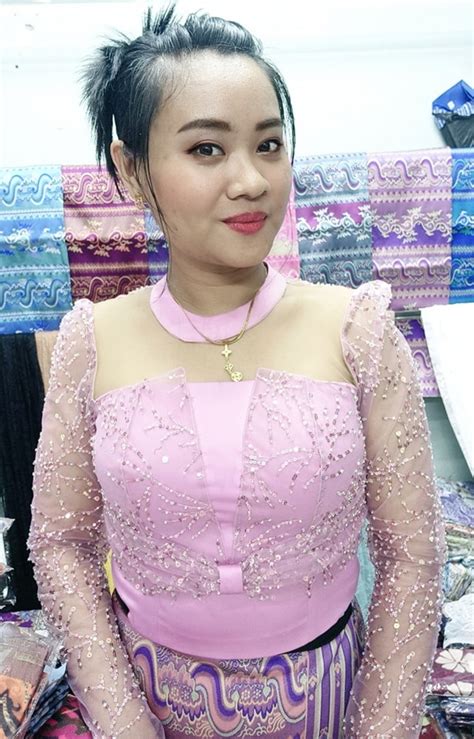 နဲနဲနောက်ကျပေမဲ့ မနက်ခင်း Kpay မုန့်ဖိုးလေး ယူကြပါအုံး🎁🎁 နေ့ခင်း Live က