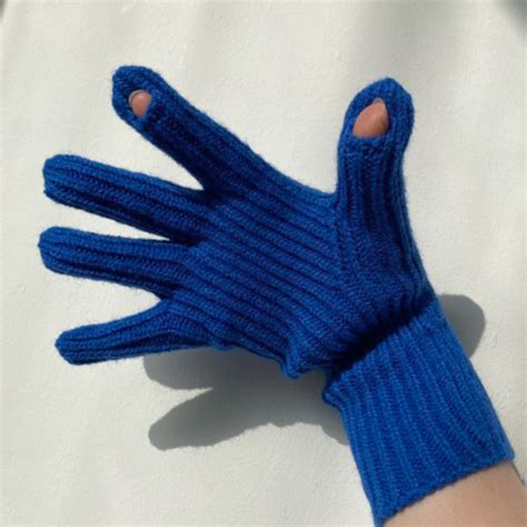 핑거홀 손가락 구멍 뚫린 스마트폰 터치 울 커플 장갑