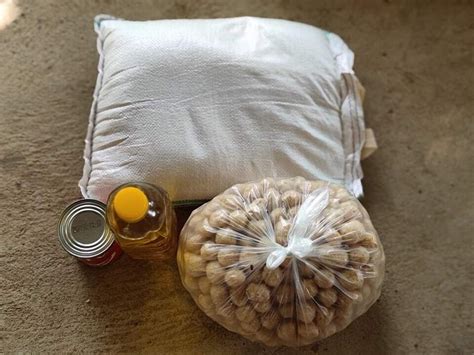 ဆားလင်းကြီးရှိ စစ်ဘေးရှောင်ပြည်သူများကို စားသောက်ကုန် ပစ္စည်းများ လှူဒါန်း Khit Thit Media