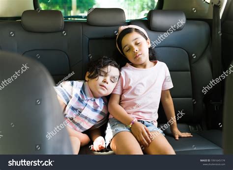 7601 Imágenes De Brother Sister Sleeping Imágenes Fotos Y Vectores