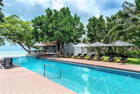 10 ที่พักระยอง นอนฟังเสียงคลื่น ตื่นแล้วเล่นน้ำได้เลย