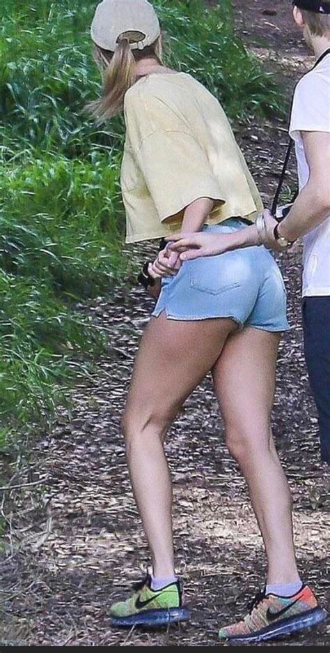 My Favourite Ass TS Scrolller