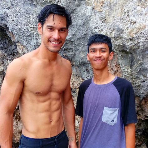 5 Aktor Ganteng Indonesia Yang Berbadan Bagus Berotot Dengan Pesona