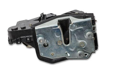 검은 플라스틱과 금속으로 만든 자동차 예비 부품의 세부 사항 흰색 배경에 별도로 분리 된 도어 잠금 자동차 작업장에서 수리 판매 장비 0명에 대한 스톡 사진 및 기타 이미지