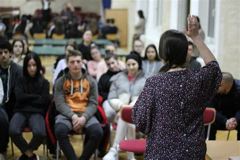 Безбедност деце на интернету УЧЕНИЧКИ ЦЕНТАР БЕОГРАД