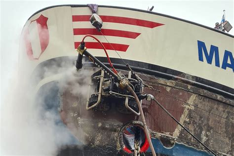 Magtrack Magnetic Crawler Industrial Cleaning Surface Preparation Derc Salotech