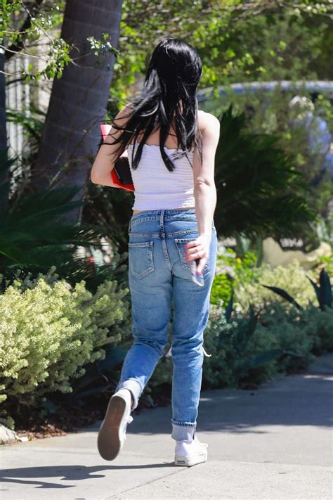 Ariel Winter In Tank Top And Jeans 01 Gotceleb