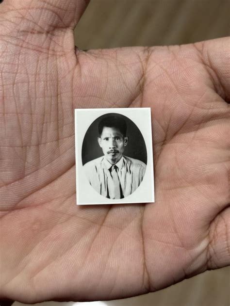 รูปถ่ายคุณปู่เที่ยง น่วมมานา ฉากกลมอู่ฟิล์มล้างมือหมึกบิ๊ก Ennxo