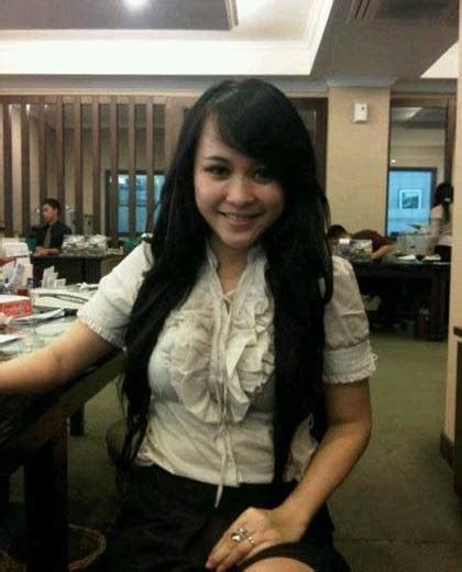 Skandal Istri Selingkuh Saat Suami Pergi Cerita Sex Terbaru