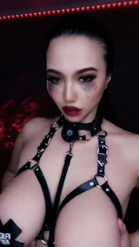 Naughty By Nature Am I Too Much